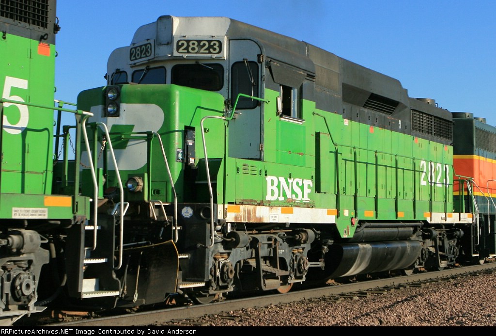 BNSF 2823